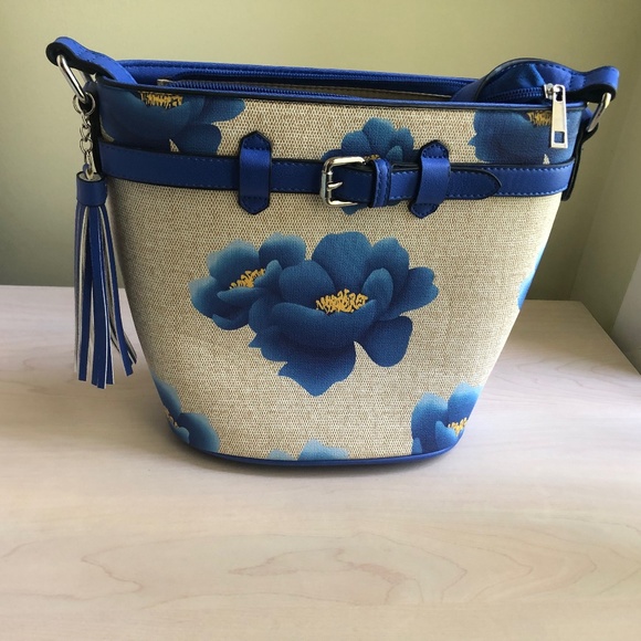 Mellow World | Bags | New Mellow World Blue Floral Crossbody Handbag W ...